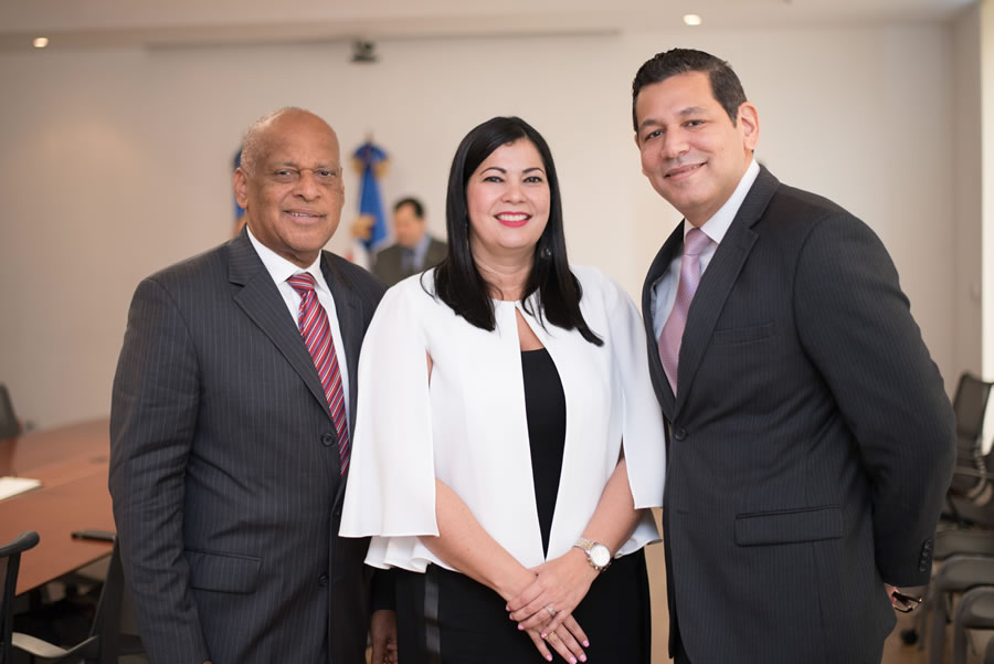 Banco BHD León y BANFONDESA firman alianza para fortalecer el mercado ...