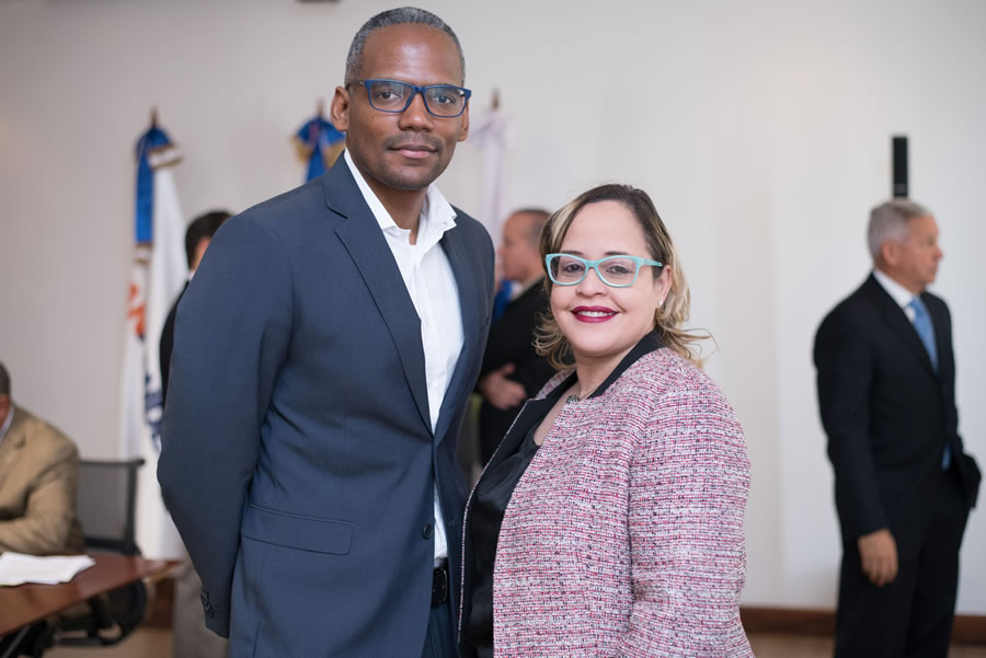 Banco BHD León y BANFONDESA firman alianza para fortalecer el mercado ...